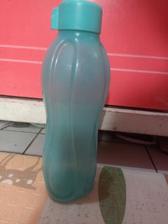 Botol minum Tupperware Tiwi bottle with strap and sticker nama, Kitchen ...