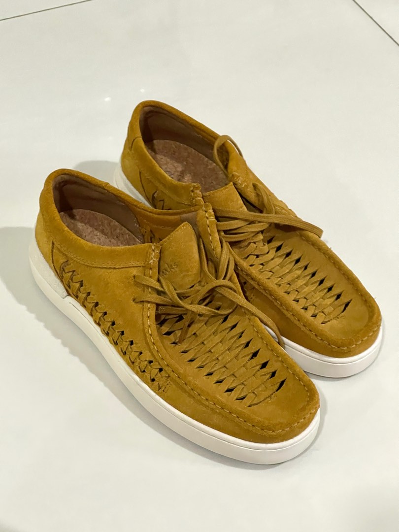 Clarks Courtlite Weave rare and gress, Fesyen Pria, Sepatu , Sneakers ...