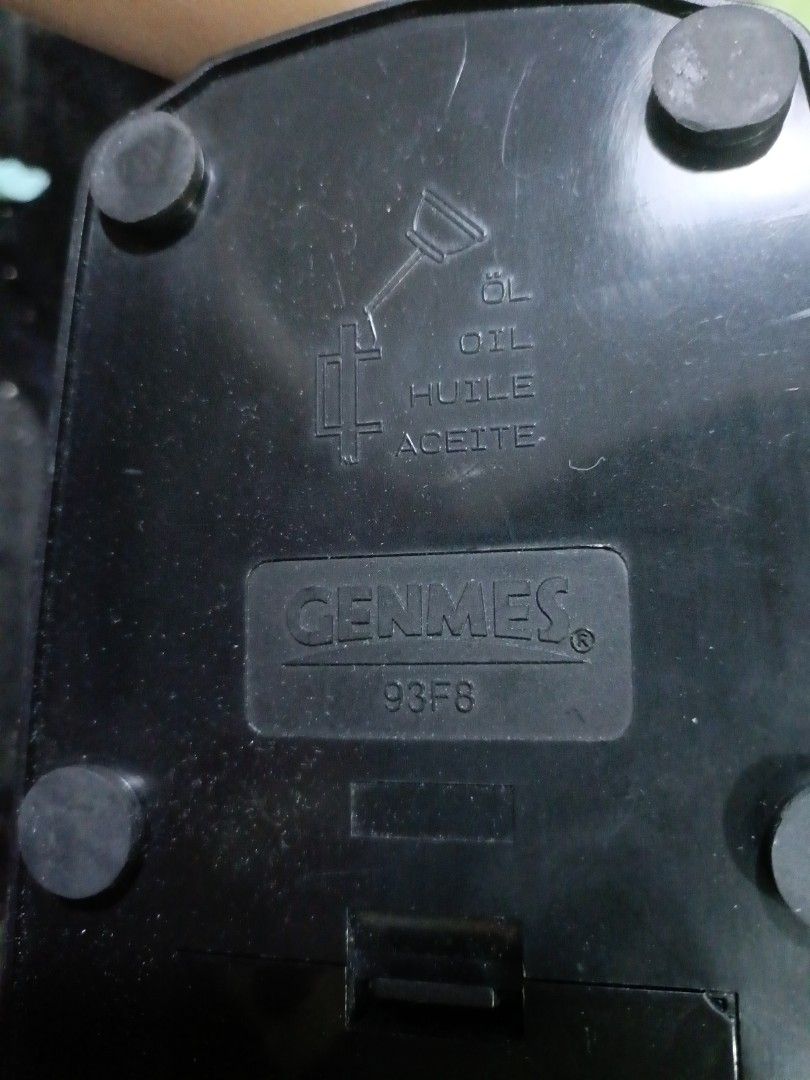 Genmes 93F8 Heavy Duty Puncher, Hobbies & Toys, Stationery & Craft ...