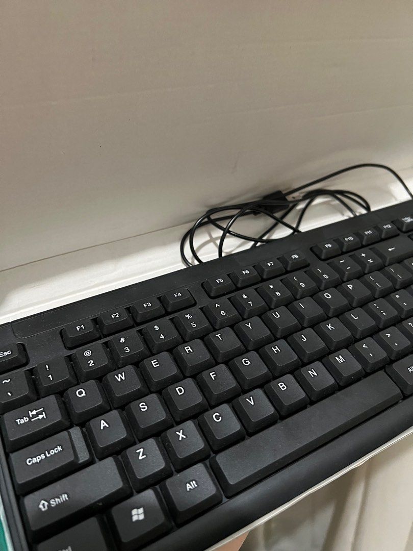 Logitech Wired Keyboard, Elektronik, Bagian Komputer & Aksesoris di ...