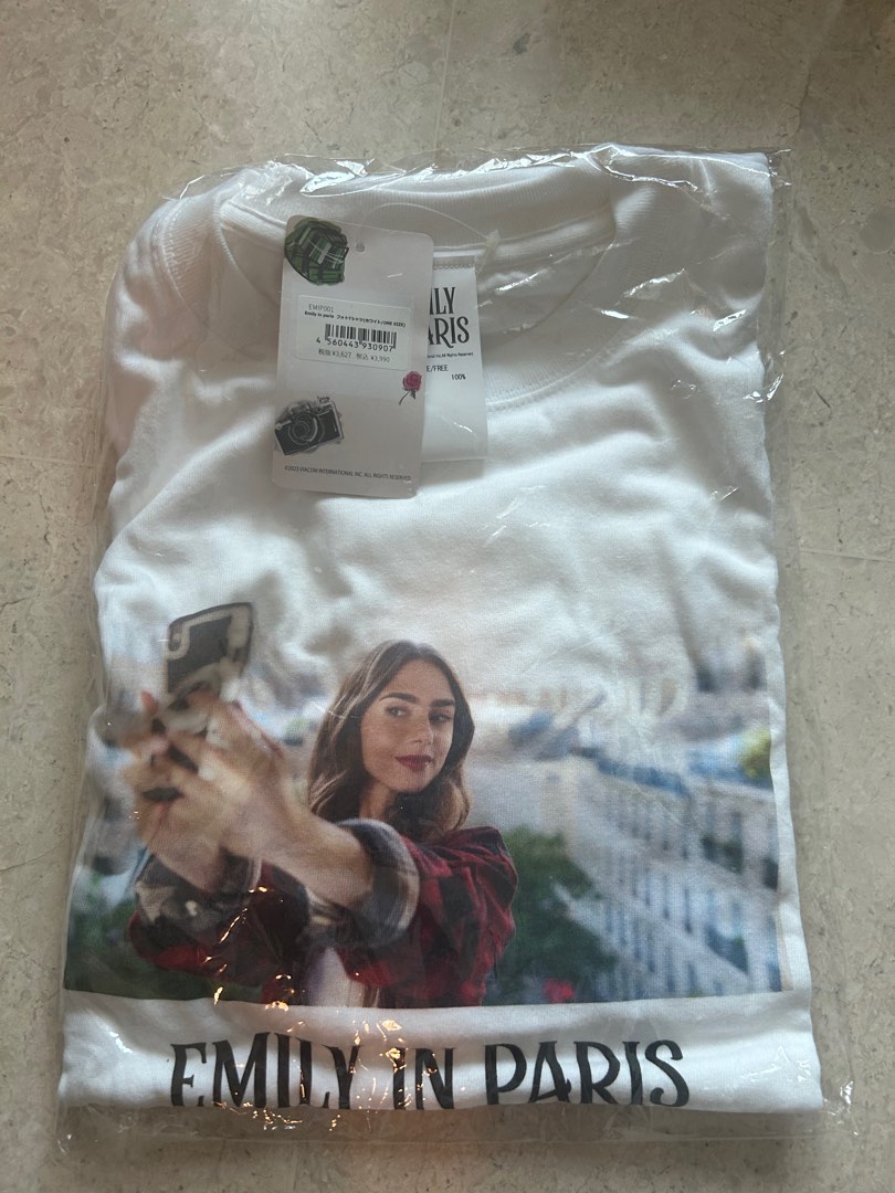 Netflix merchandise - Emily in Paris t shirt, Women's Fashion, Tops ...