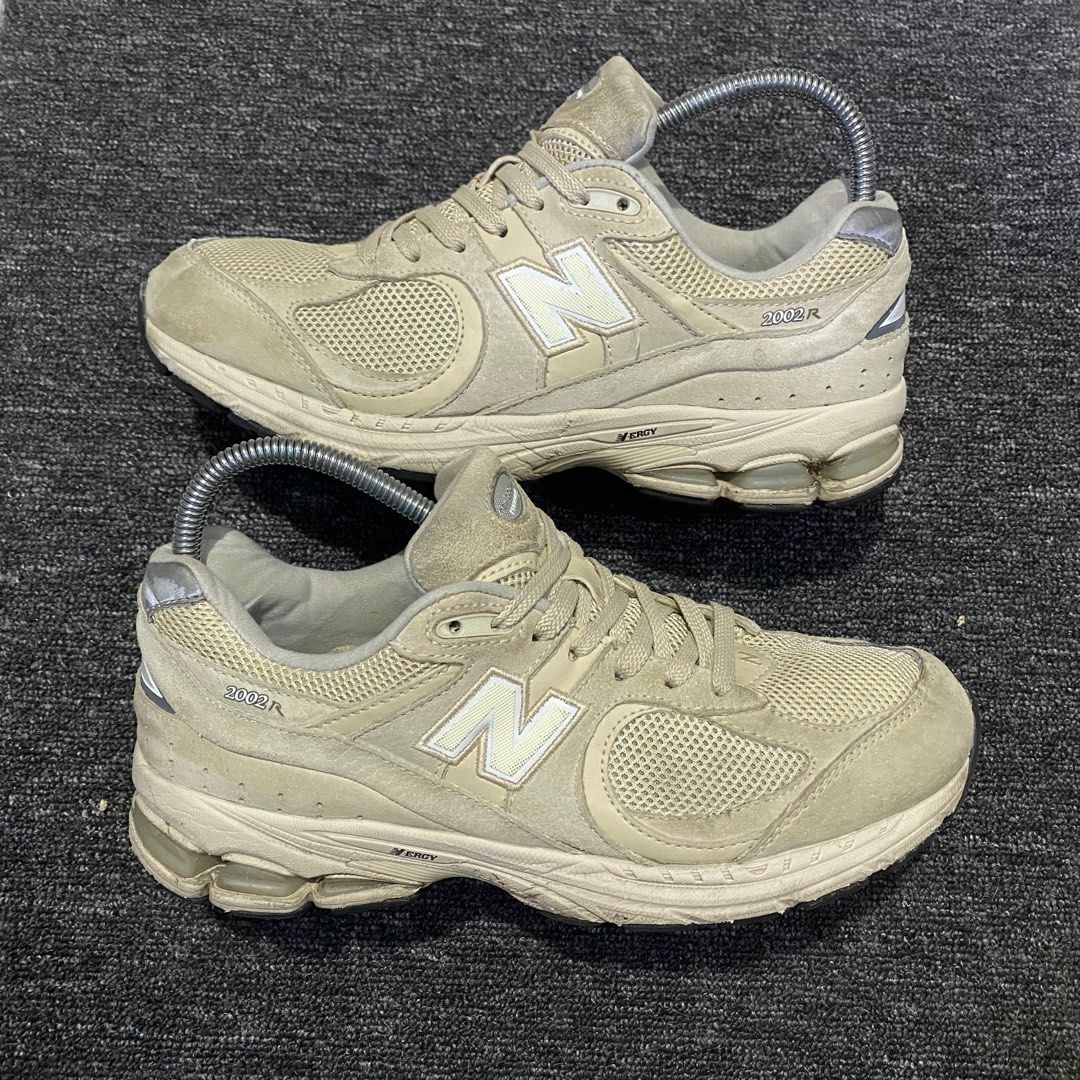 NEW BALANCE 2002r LIGHT ALUMINUM, Men's Fashion, Footwear, Sneakers on ...