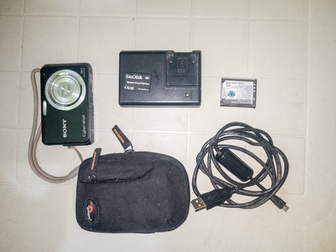 Sony Cybershot DC-W180 with sample photos, Photography, Cameras on ...