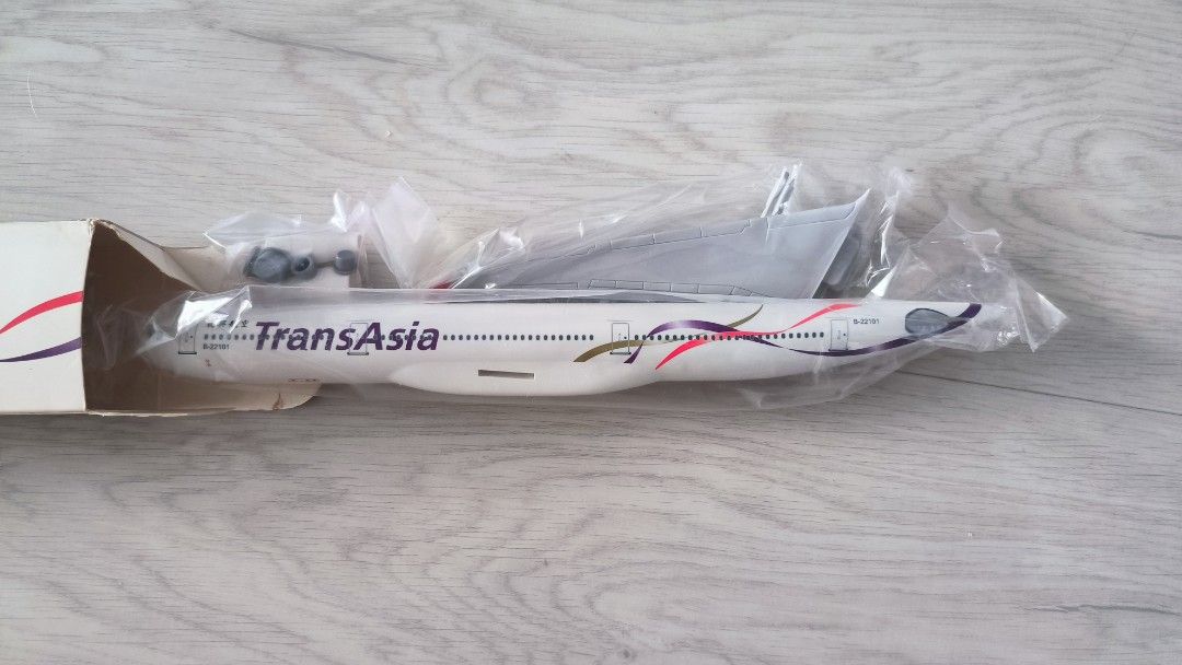 TransAsia A330-300 1:200 Plane Model, Hobbies & Toys, Memorabilia ...