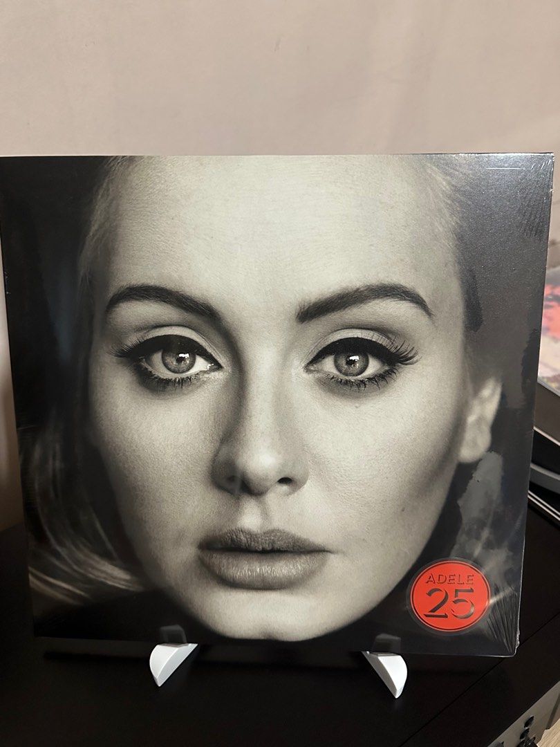 Adele - 25 vinyl, Hobbies & Toys, Music & Media, Vinyls on Carousell