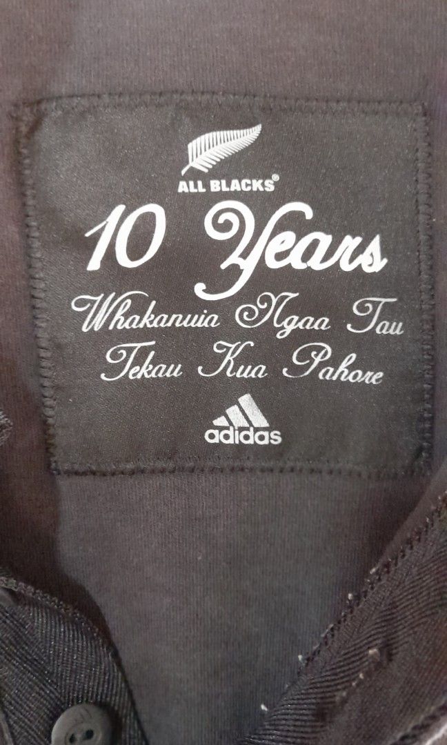 Adidas all blacks 10 years, Olah Raga, Baju Olahraga di Carousell