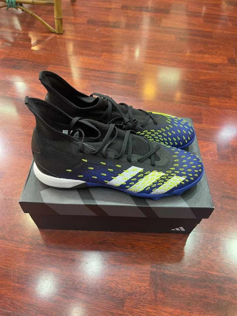Adidas predator ORIGINAL, Fesyen Pria, Sepatu , Sneakers di Carousell