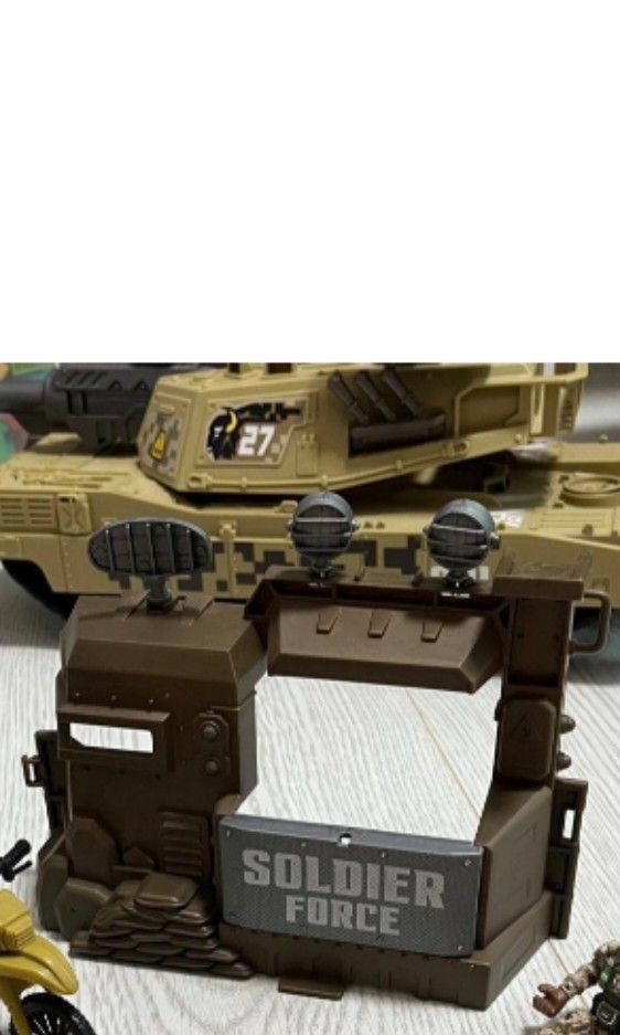 Armored Siege Tank Playset, Hobbies & Toys, Toys & Games on Carousell