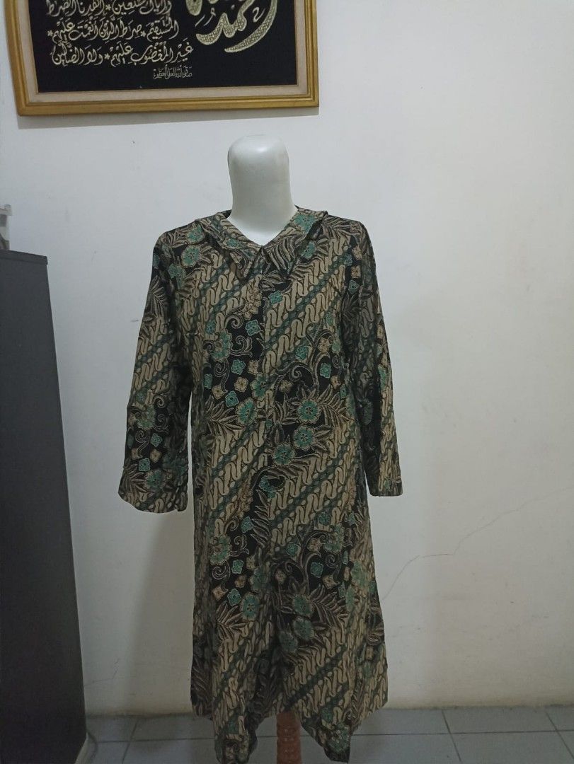 BAJU BATIK HIJAU, Fesyen Wanita, Pakaian Wanita, Atasan di Carousell