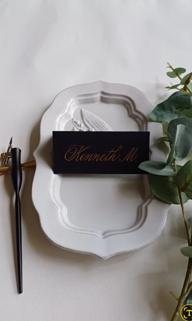 ️Classy black&gold calligraphy placecards // for weddings ROM dinner ...