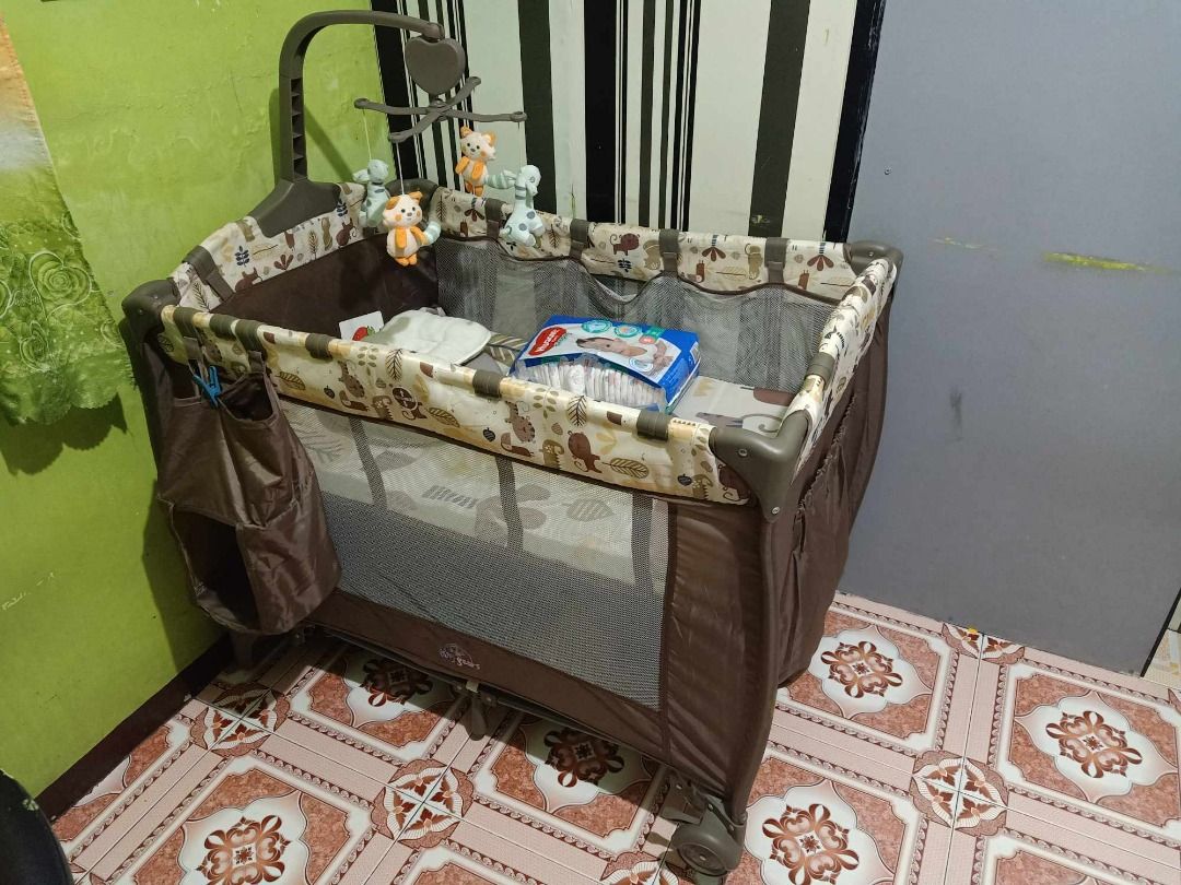 Dreamcradle Pack n Play Playpen Rocking Crib with Hanging Toys Kitty ...