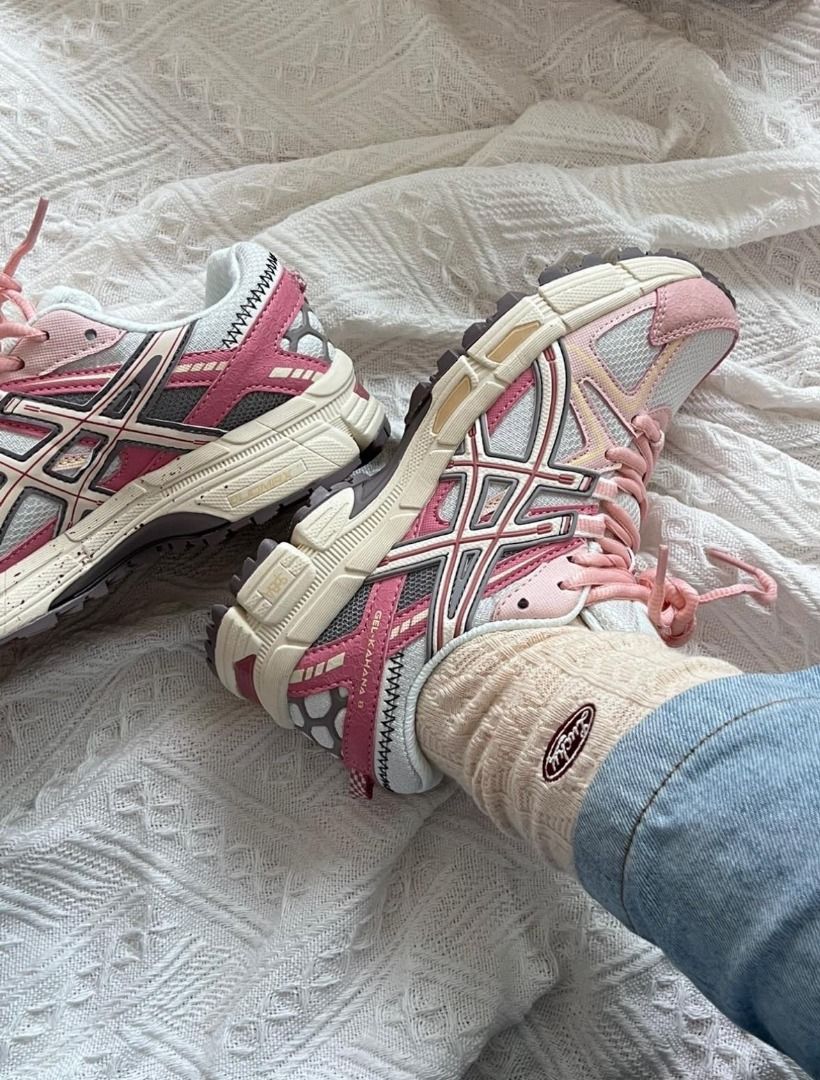 Gel-Kahana 8 White Pink, Women's Fashion, Footwear, Sneakers on Carousell