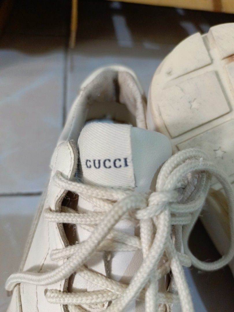 Gucci Sepatu kulit putih ukuran 38 insole 24, Fesyen Wanita, Sepatu di ...