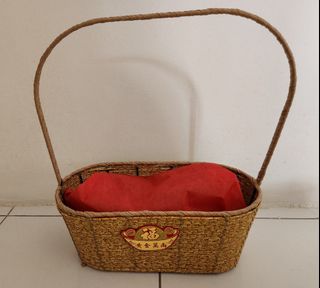 Hamper biskut dan ferrero rocher besar, Food & Drinks, Gift Baskets ...