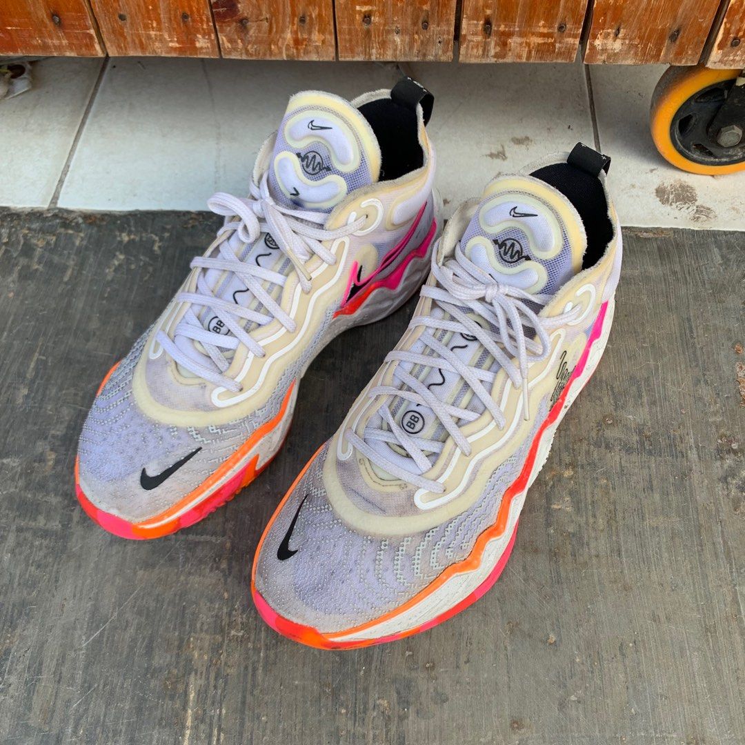 Nike Air Zoom Gt Run, Fesyen Pria, Sepatu , Sneakers di Carousell