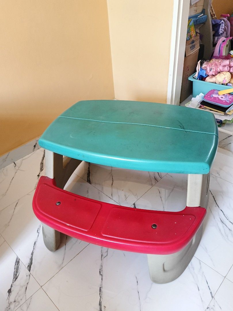 Step 2 little tikes picnic table, Bayi & Anak, Mainan & Baby Walker di ...