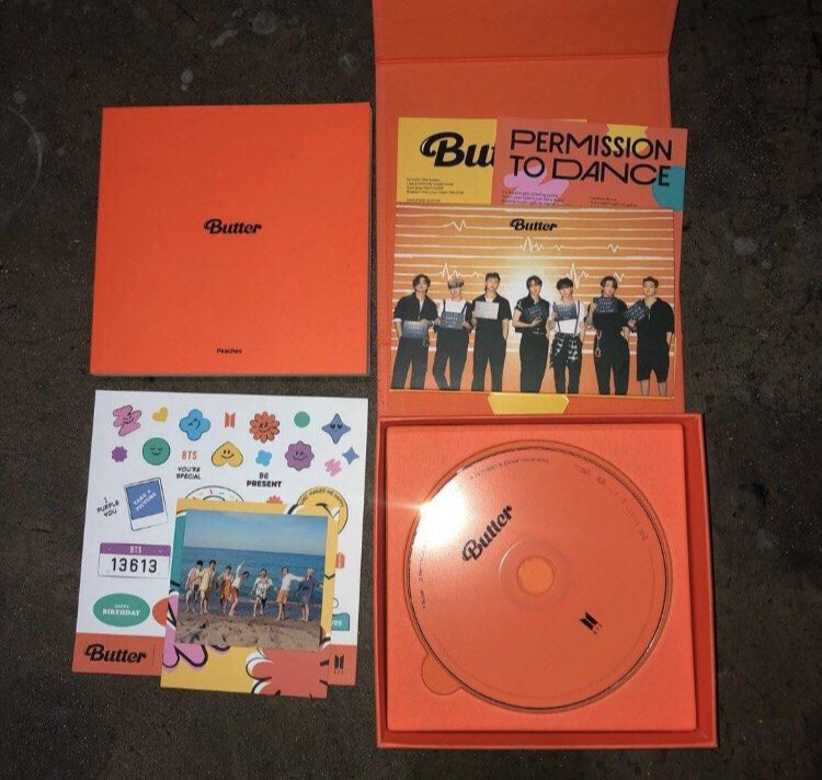 TAKE ALL FOR BTS MERCH ONLY 200 pesos, Hobbies & Toys, Memorabilia ...