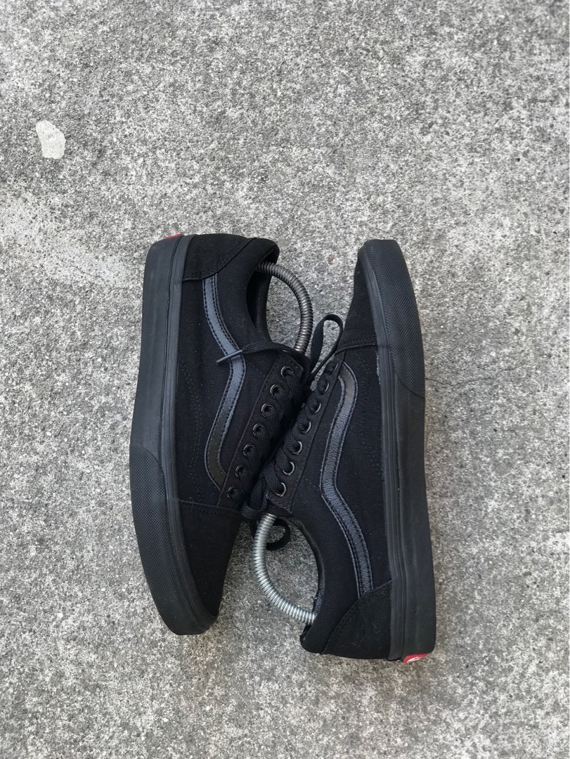 VANS OLDSKOOL TRIPLE BLACK, Men's Fashion, Footwear, Sneakers on Carousell