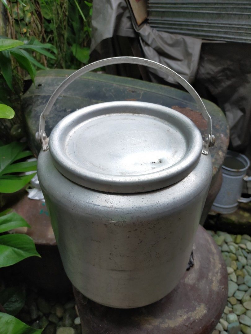 Vintage Dairy Milk Can Container 2 gallon, Antik, Pajangan di Carousell