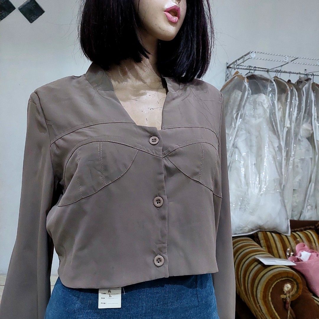 ATASAN SEMI CROP BROWNIE MODEL Y2K ada busa di pundak, Fesyen Wanita, Pakaian Wanita, Atasan di ...