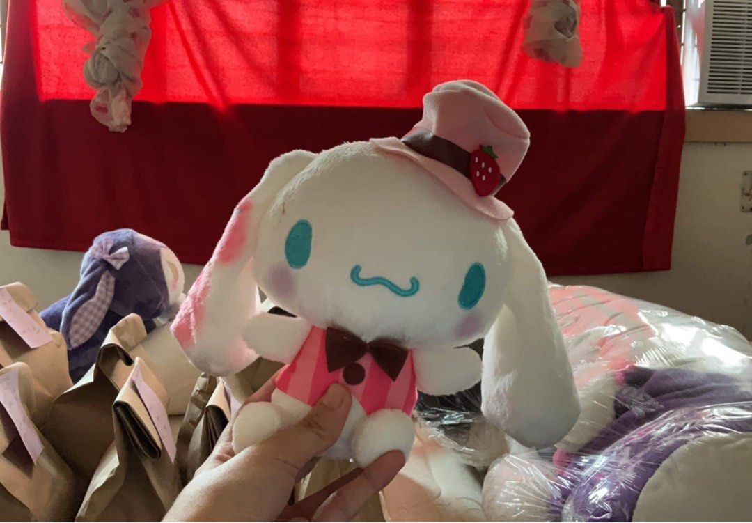 cinnamoroll red hat plushie, Hobbies & Toys, Toys & Games on Carousell