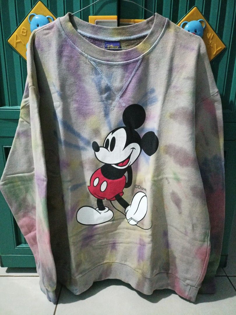 Crew neck DISNEY unisex, Fesyen Pria, Pakaian , Baju Luaran di Carousell