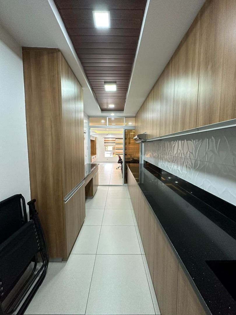 FOR SALE BRAND NEW TOWNHOSUE IN BARANGAY ROXAS DISTRICT QUEZON CITY ...