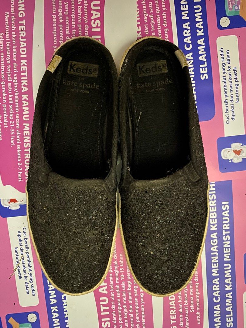 Keds x kate spade slip on, Fesyen Wanita, Sepatu di Carousell