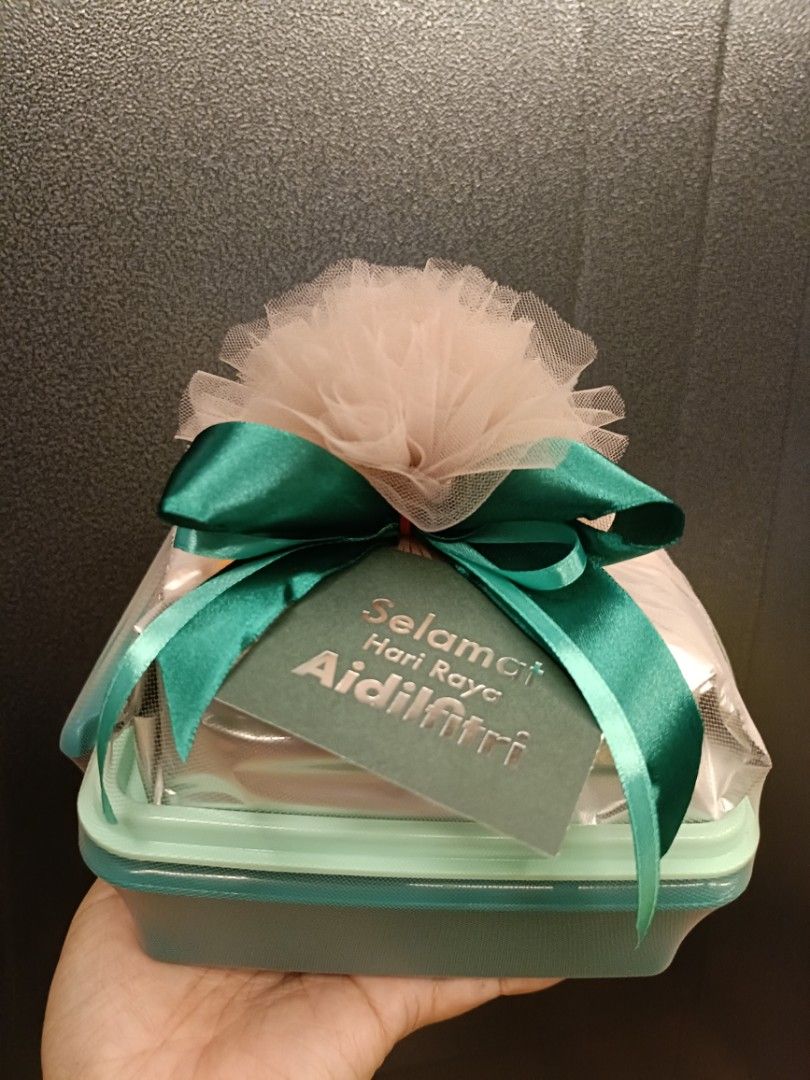 Kek Raya Tupperware 2024, Food & Drinks, Gift Baskets & Hampers on ...