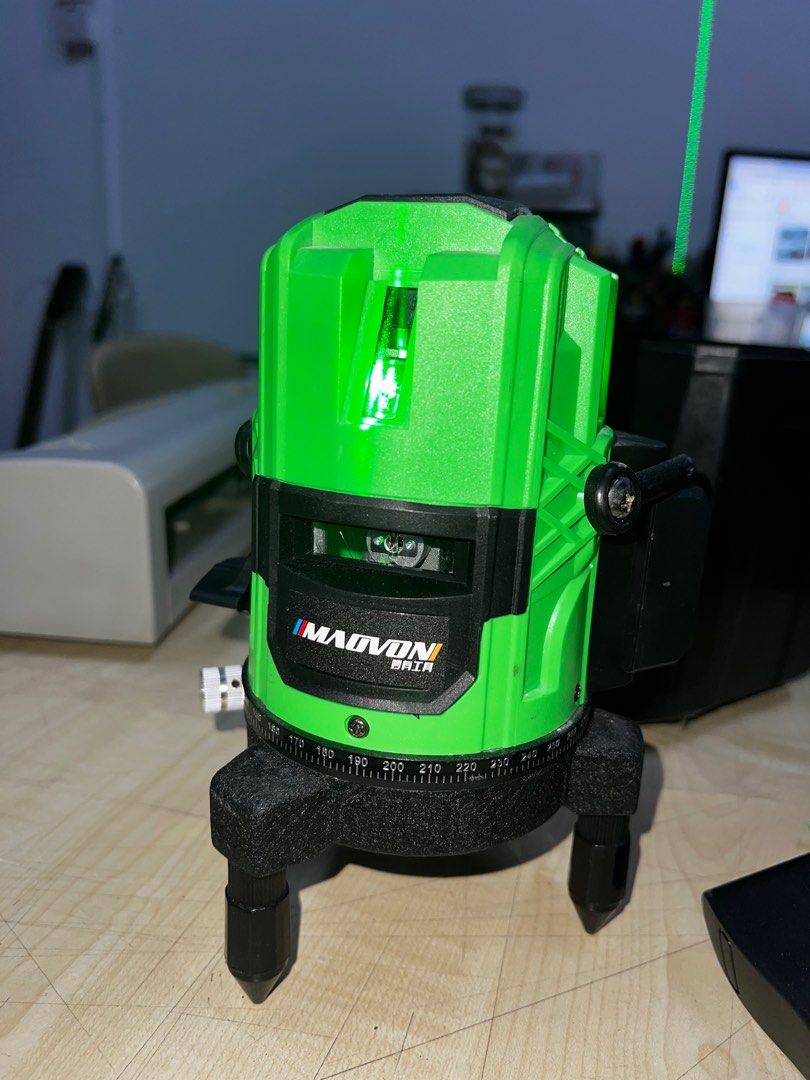Laser level machine baru beli nak jual, Everything Else, Others on ...