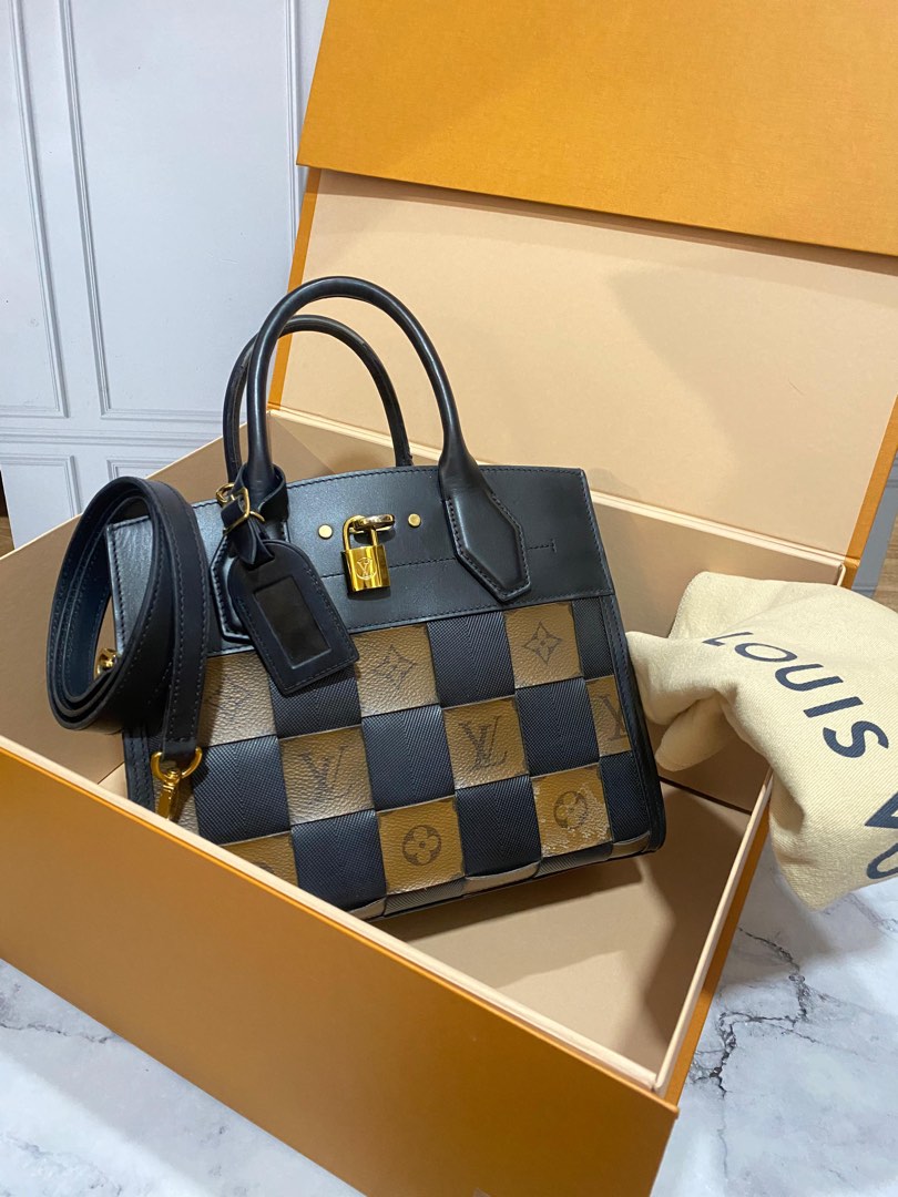 Lv steamer pm 2018 strap , box, db, Barang Mewah, Tas & Dompet di Carousell