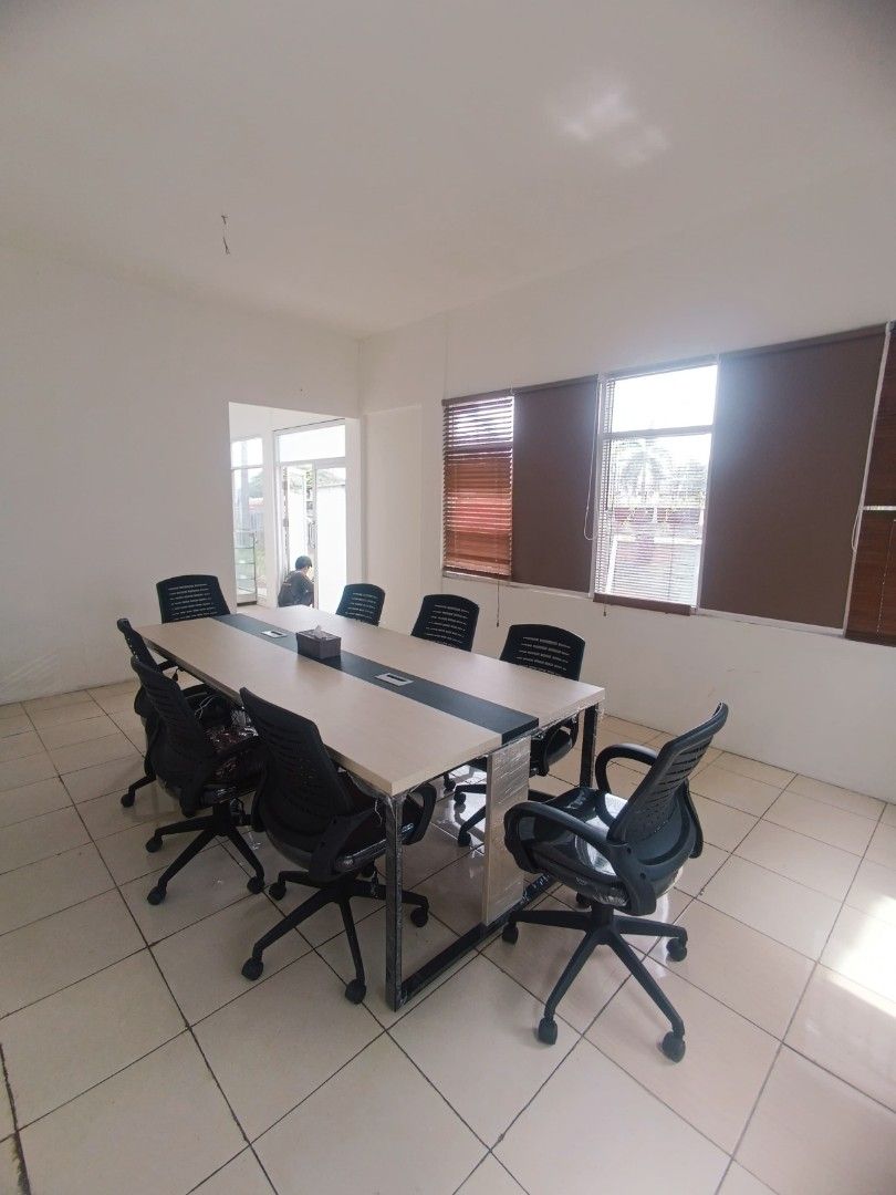 meja meeting kantor uk 240 untuk 8 orang, Perabotan Rumah di Carousell