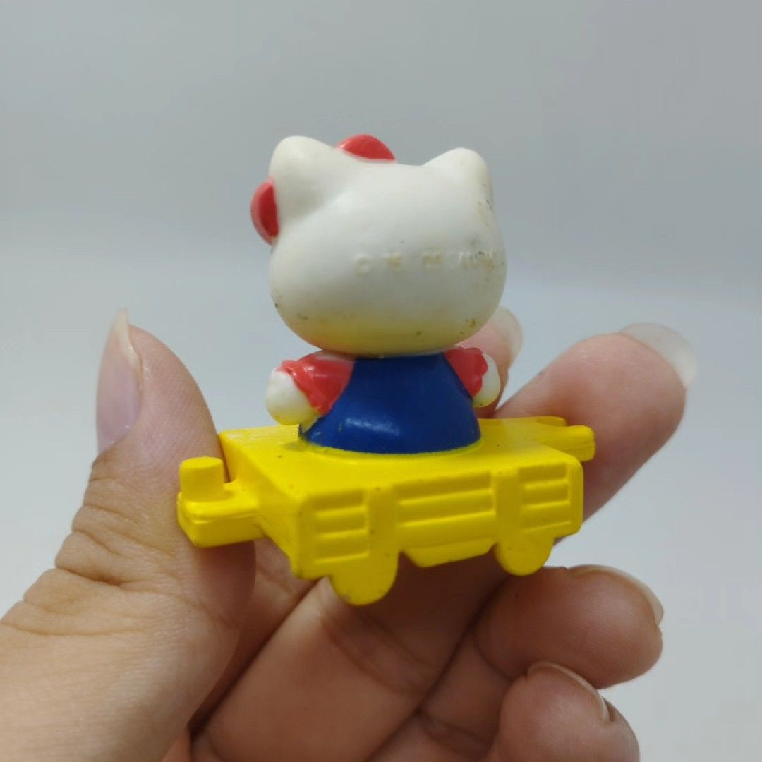 Mini Figure Hello Kitty Kuning B, Toys & Collectibles, Mainan di Carousell