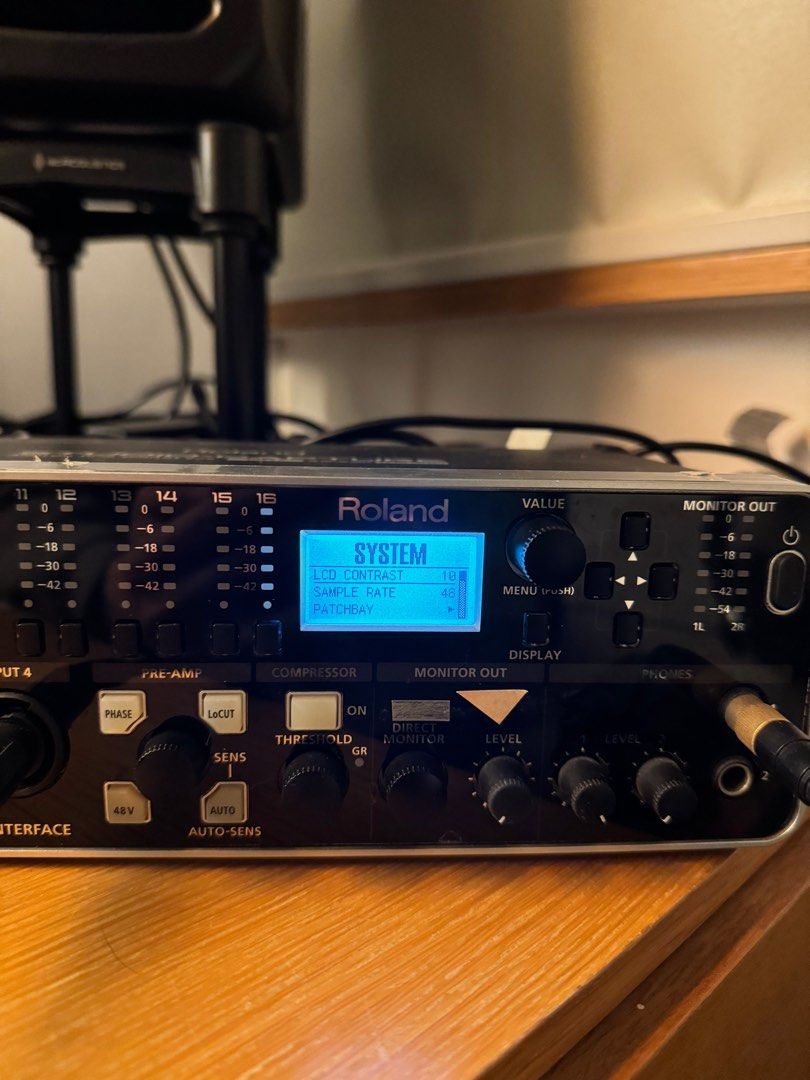Roland Studio Capture audio interface, 興趣及遊戲, 音樂、樂器 & 配件, 樂器 - Carousell