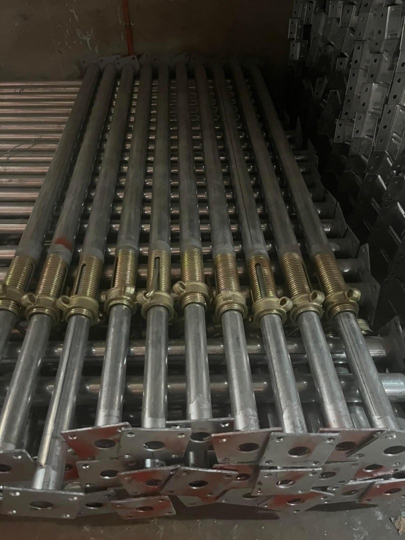 Shoring jack, Commercial & Industrial, Construction Tools & Equipment ...