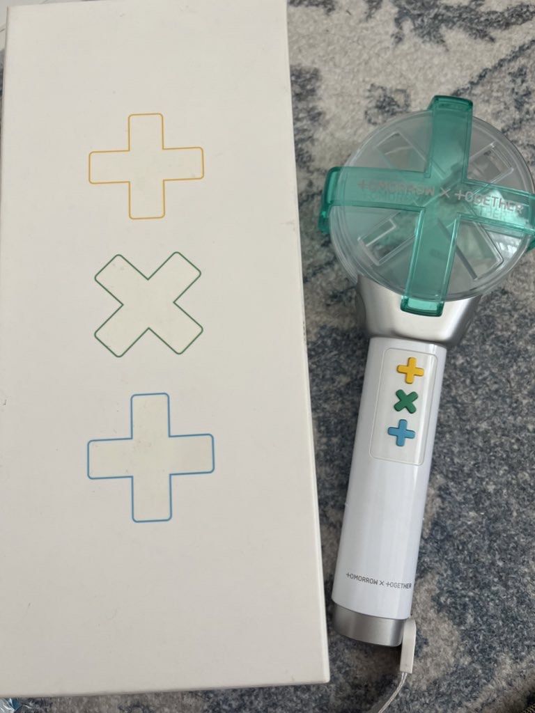 TXT Lightstick Version 1 (Box inc), Hobbies & Toys, Collectibles & Memorabilia, K-Wave on Carousell