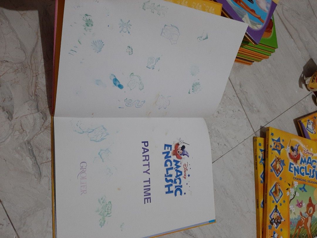 Buku disney magic english party time, Buku & Alat Tulis, Buku Anak-Anak ...