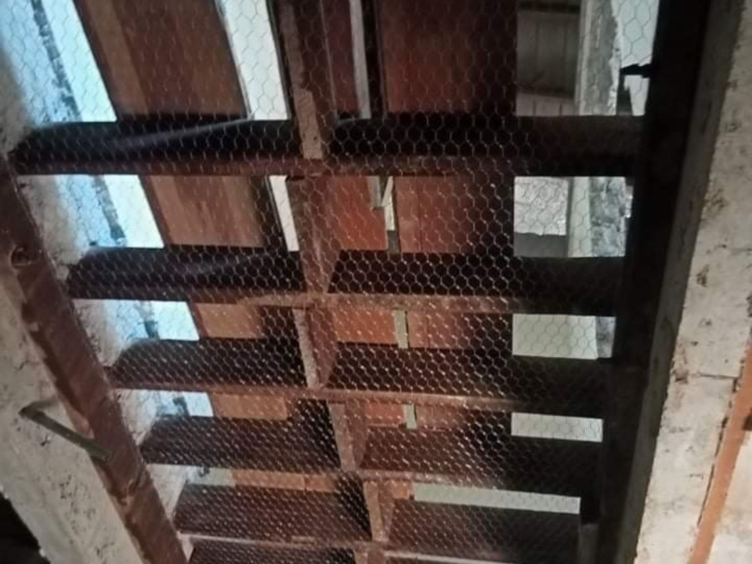 CHICKEN WIRE / WELDED WIRE MESH FOR INSULATION, Commercial & Industrial ...