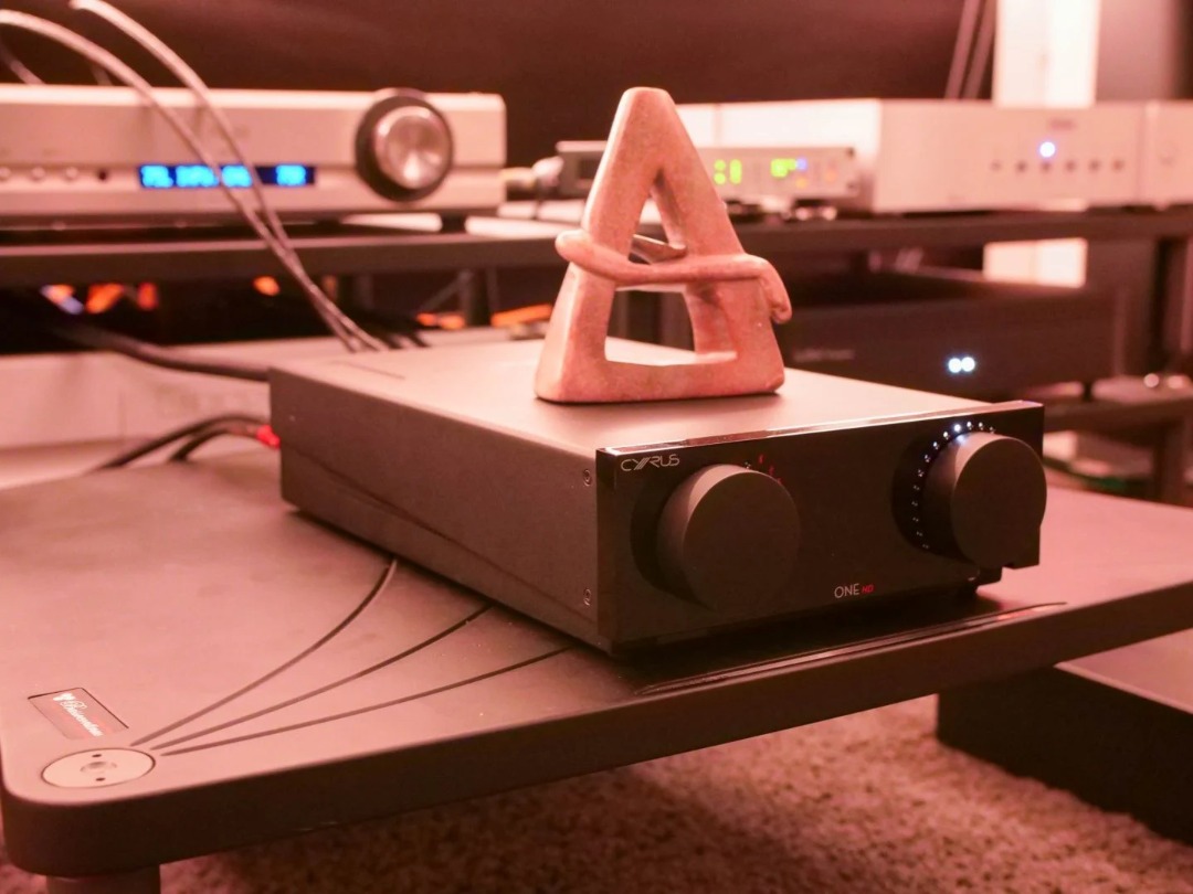 Cyrus ONE HD Integrated Amplifier with Built-in DAC/ Headphone amp and ...