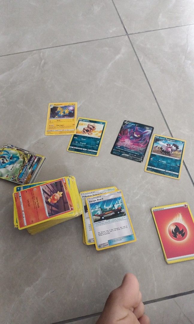 Kad Pokemon, Hobbies & Toys, Toys & Games on Carousell
