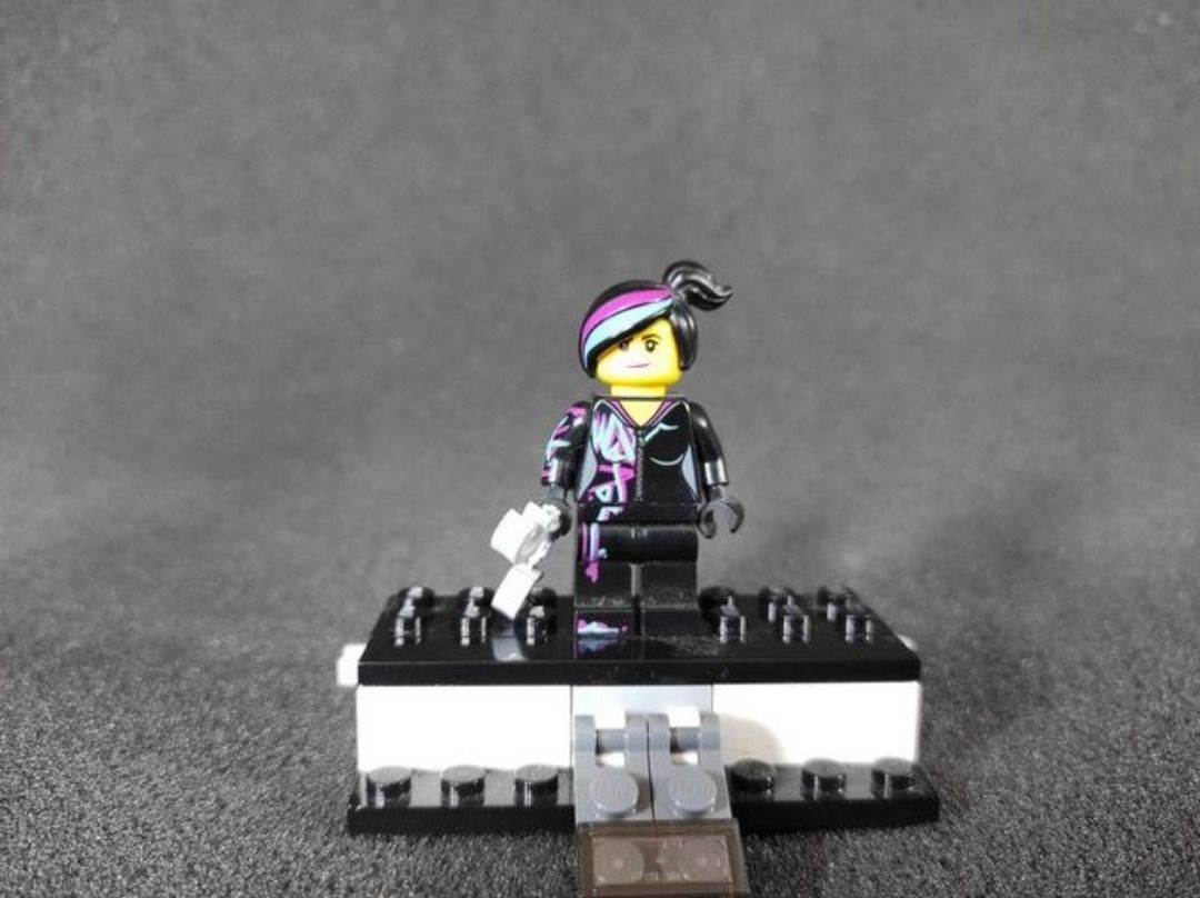 Lego Minifigure Original - Movie Emmet Wildstyle, Toys & Collectibles ...
