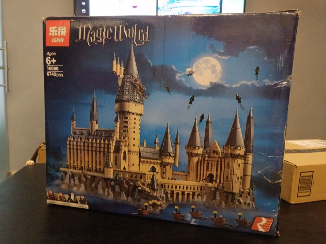 Lepin Lego Hogwarts castle, Hobbies & Toys, Toys & Games on Carousell
