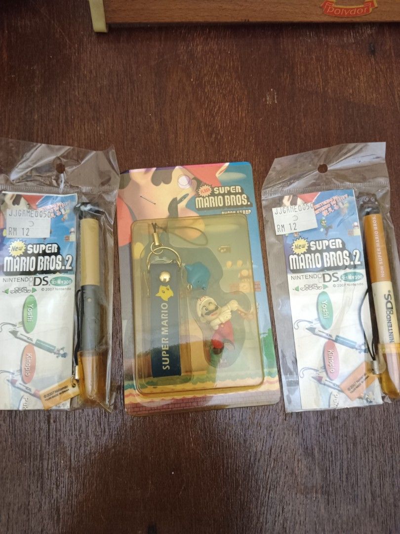 NDS Super Mario Bros key chain stylus lot, Video Gaming, Gaming ...