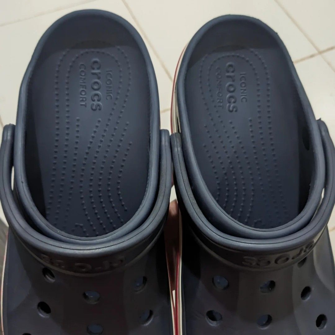 SIZE 11,,,44/45 SANDALS SECOND CROCS MADE IN CHINA, Fesyen Pria, Sepatu ...