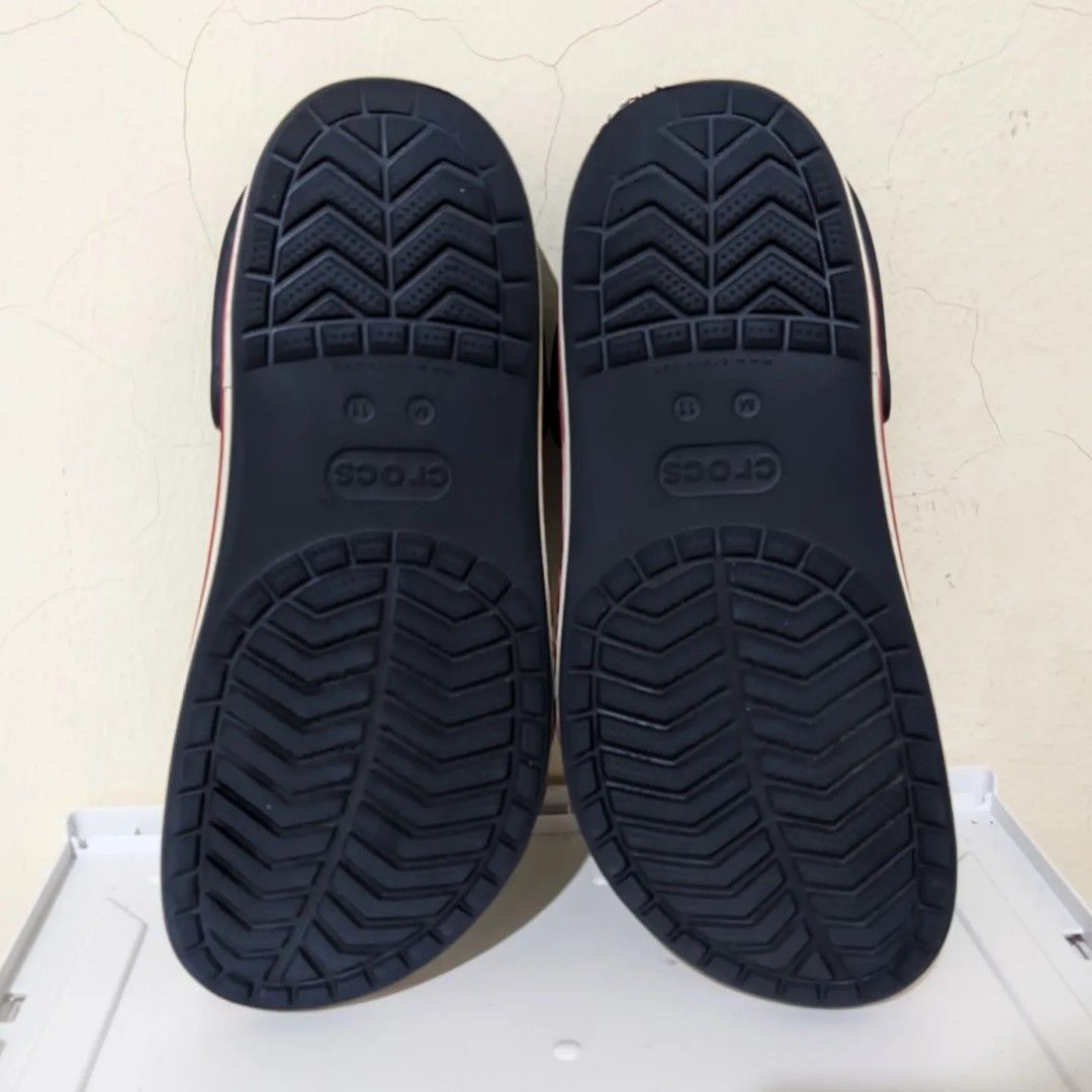 SIZE 11,,,44/45 SANDALS SECOND CROCS MADE IN CHINA, Fesyen Pria, Sepatu ...