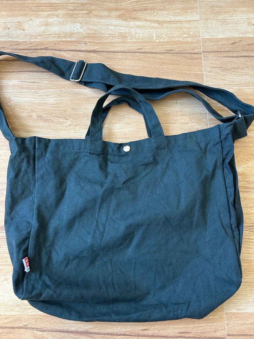 Uniqlo crossbody bag, Women's Fashion, Bags & Wallets, Cross-body Bags ...