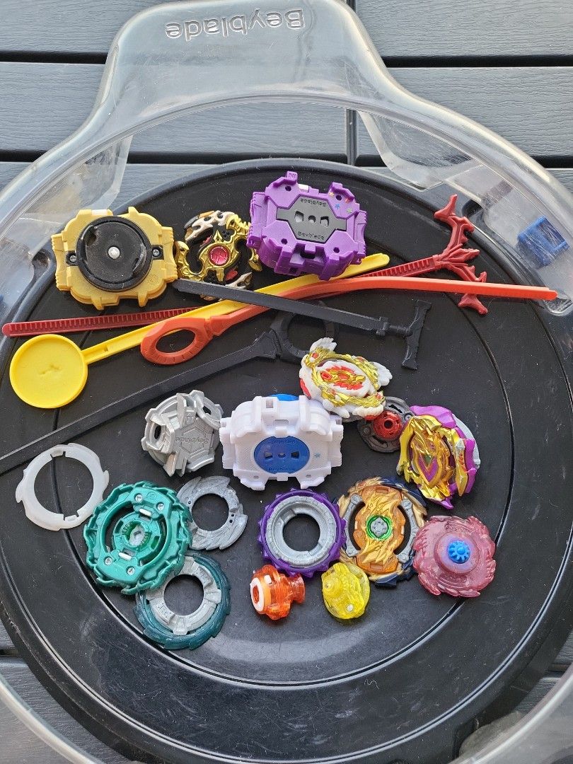 Bey blade beyblade set, Hobbies & Toys, Toys & Games on Carousell