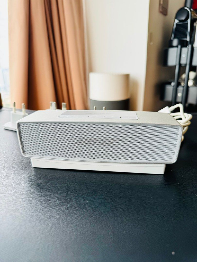 Bose SoundLink Mini First Generation portable Speaker , Audio ...