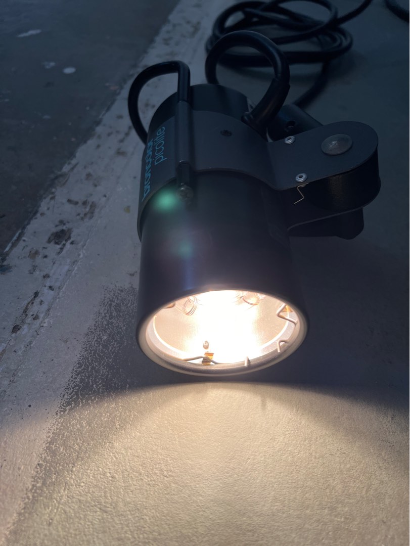 Broncolor Picolite 1600w/s with snoot and honeycomb set, Photography ...