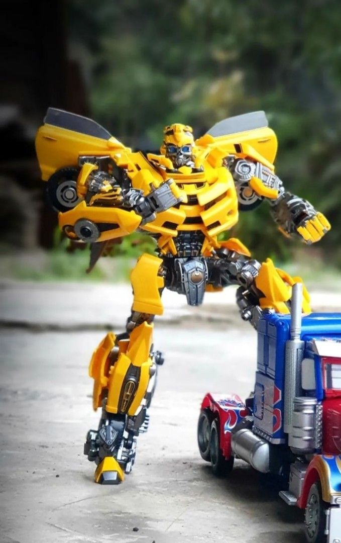 Bumblebee LTS-03C Legendary toys, Hobbies & Toys, Toys & Games on Carousell